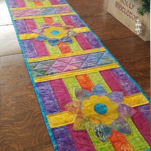 Springy & Bright Handmade Table Runner With Flowers - Etsy
