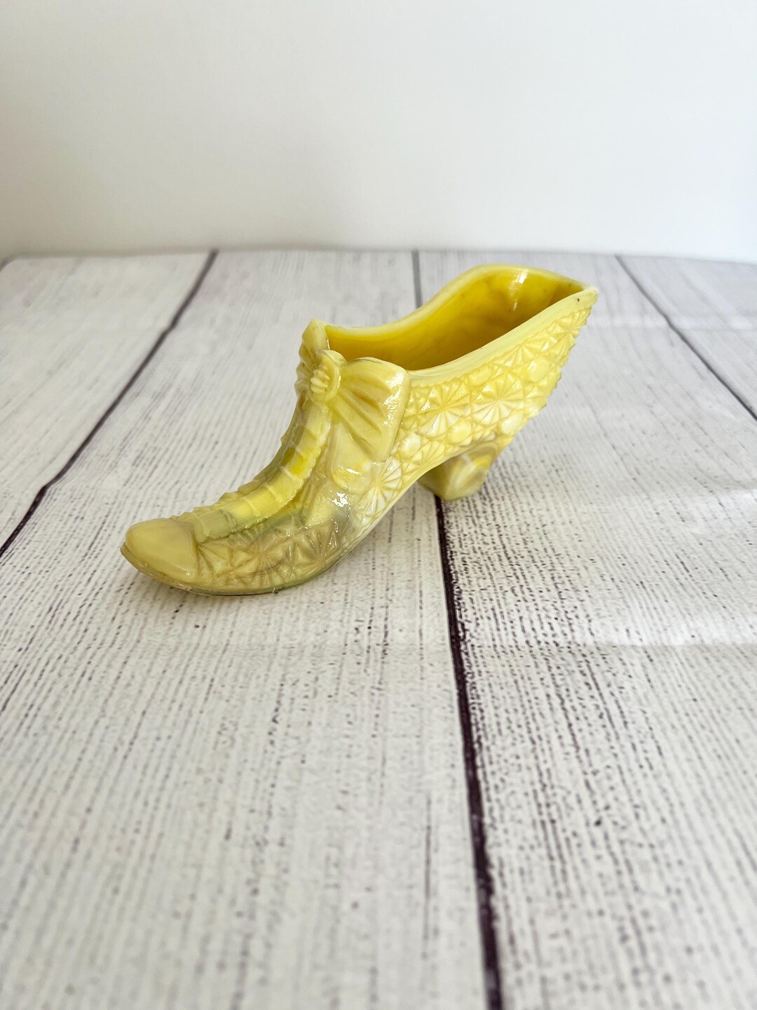 Boyd Yellow Slag Glass Daisy & Button Shoe With Bow - Etsy