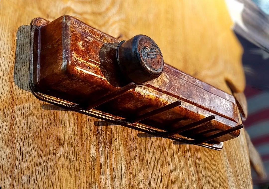 V8 Engine Valve/rocker Cover Key Rack Metal Fabrication Metal Art Car ...