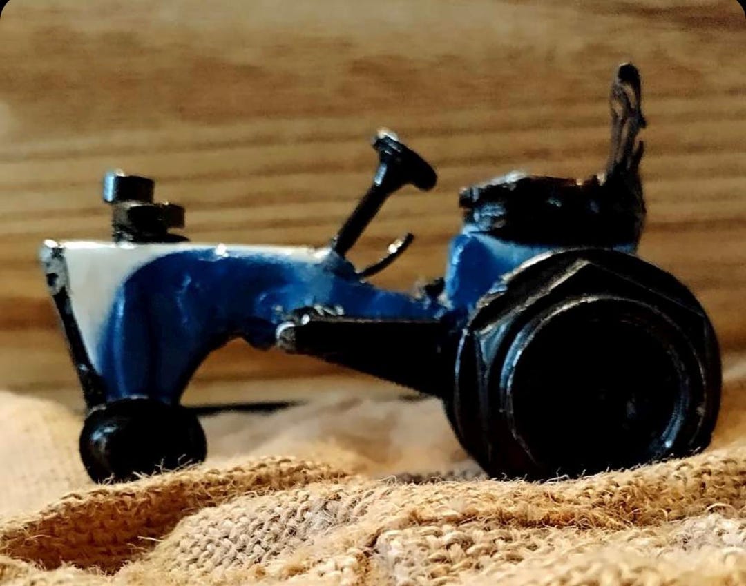 Metal Tractor | Metal Art | Metal Fabrication | Tractor Figurine | Farm ...