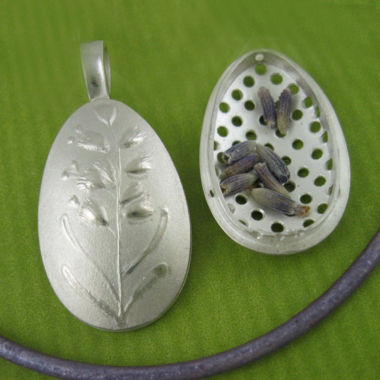 AROMATHERAPY LOCKET, Silver LAVENDER Sachet, Sprig Locket Collection ...