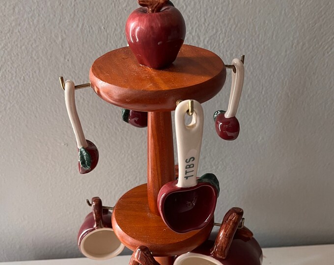 Apple Themed Measuring Cups and Spoons / Vintage Ceramic Apple Kitchen ...