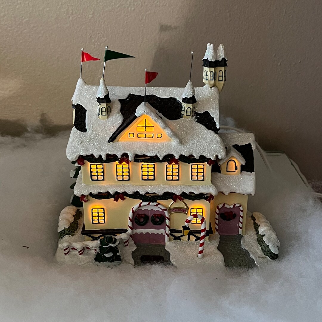 Hawthorn Village Santa and Mrs Claus' Castle / Rudolph's Christmas Town ...