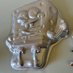 Choice of Vintage Wilton Aluminum Cake Pans, Made in Korea, China ...