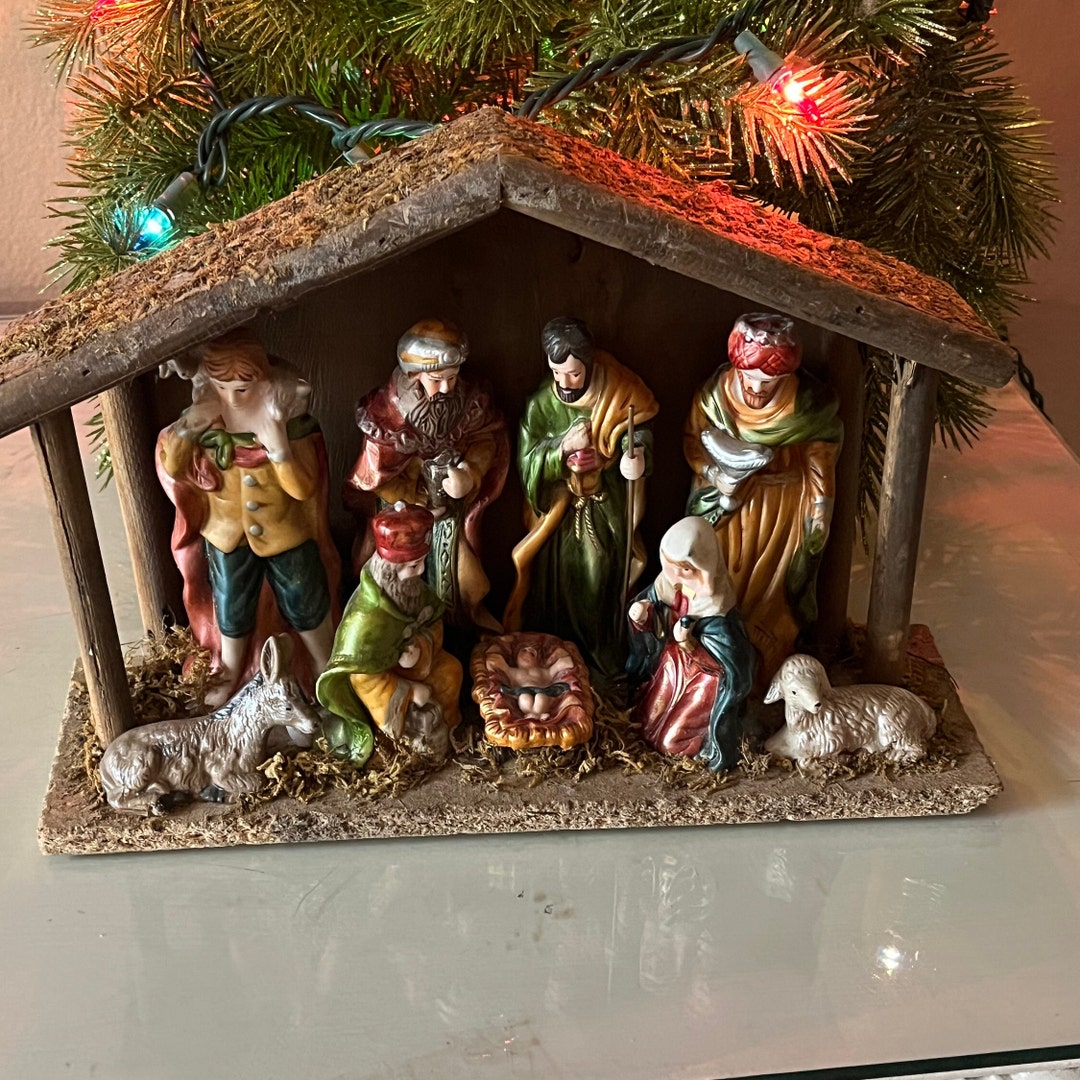 Small 1 Piece Nativity Set With Stable Creche / Small Wooden - Etsy