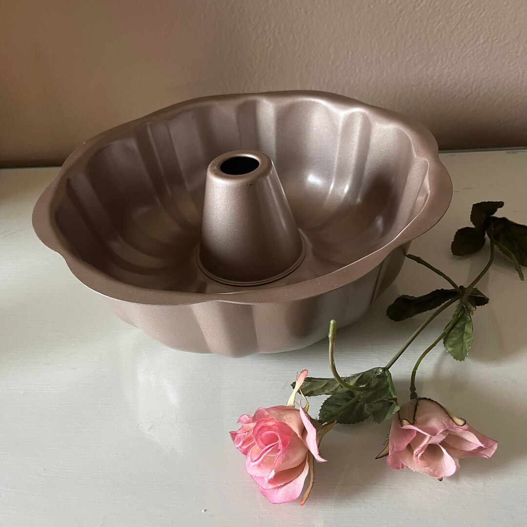 Heavy Aluminum Bundt Pan / Baking Pan / Bundt Cake Pan / Aluminum ...