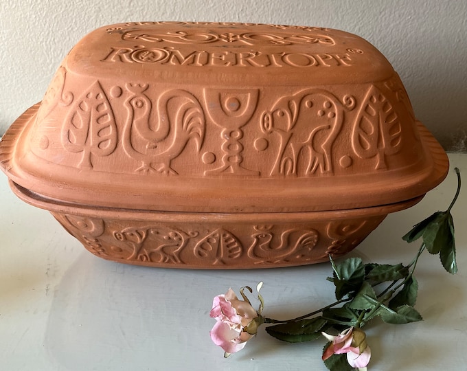 Large Romertopf Clay Baker, Roaster, Bread Baker / Romertopf With Animal Designs on Top and ...