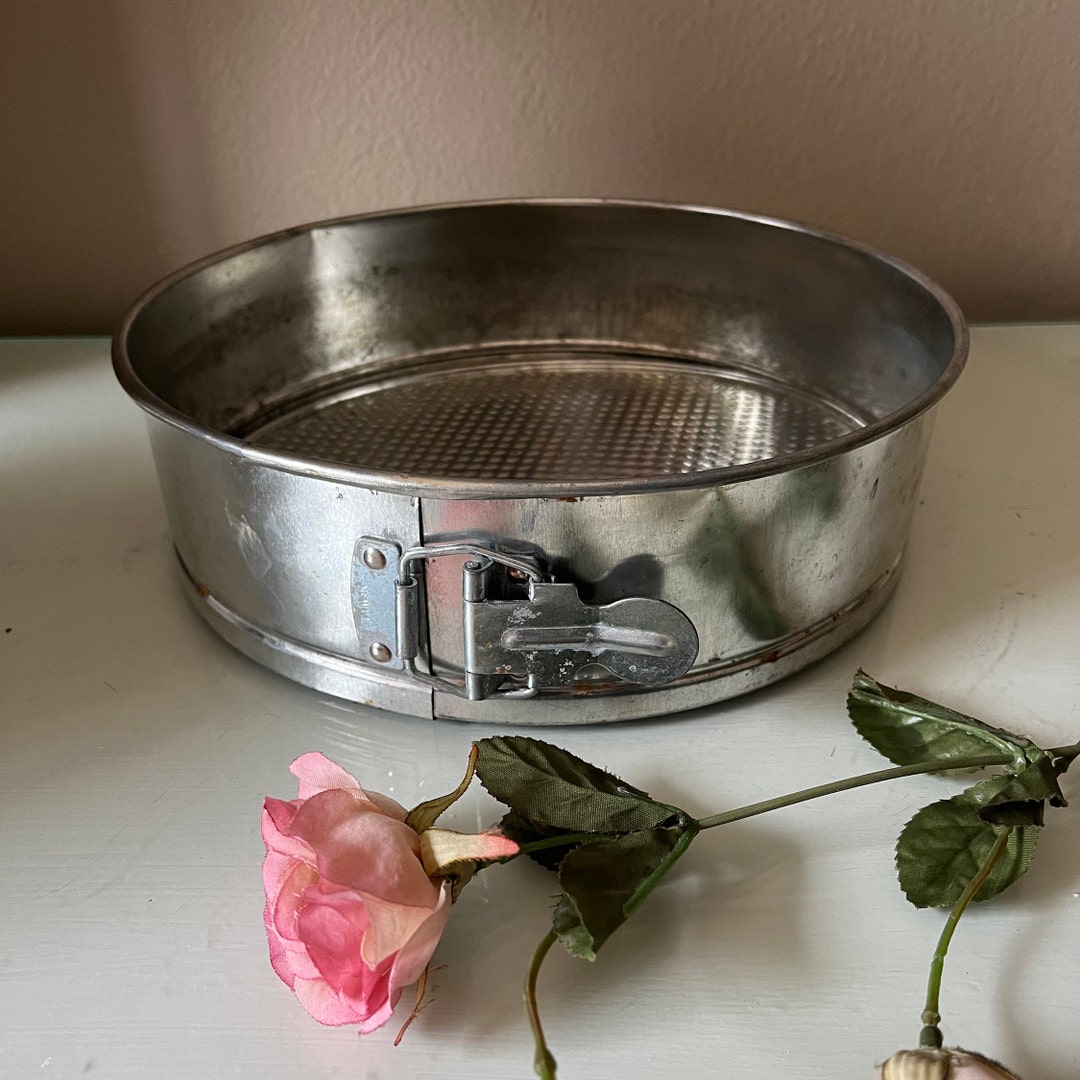 Used Spring Form 10 "cake Pan / Round Baking Pan for Cake / Waffle ...