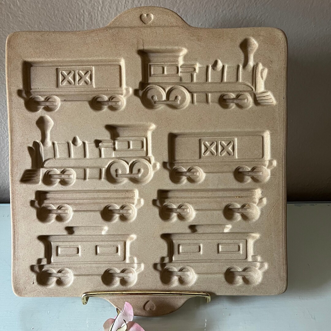 Vintage, Retired Pampered Chef Cookie Mold / Gingerbread Home Town ...