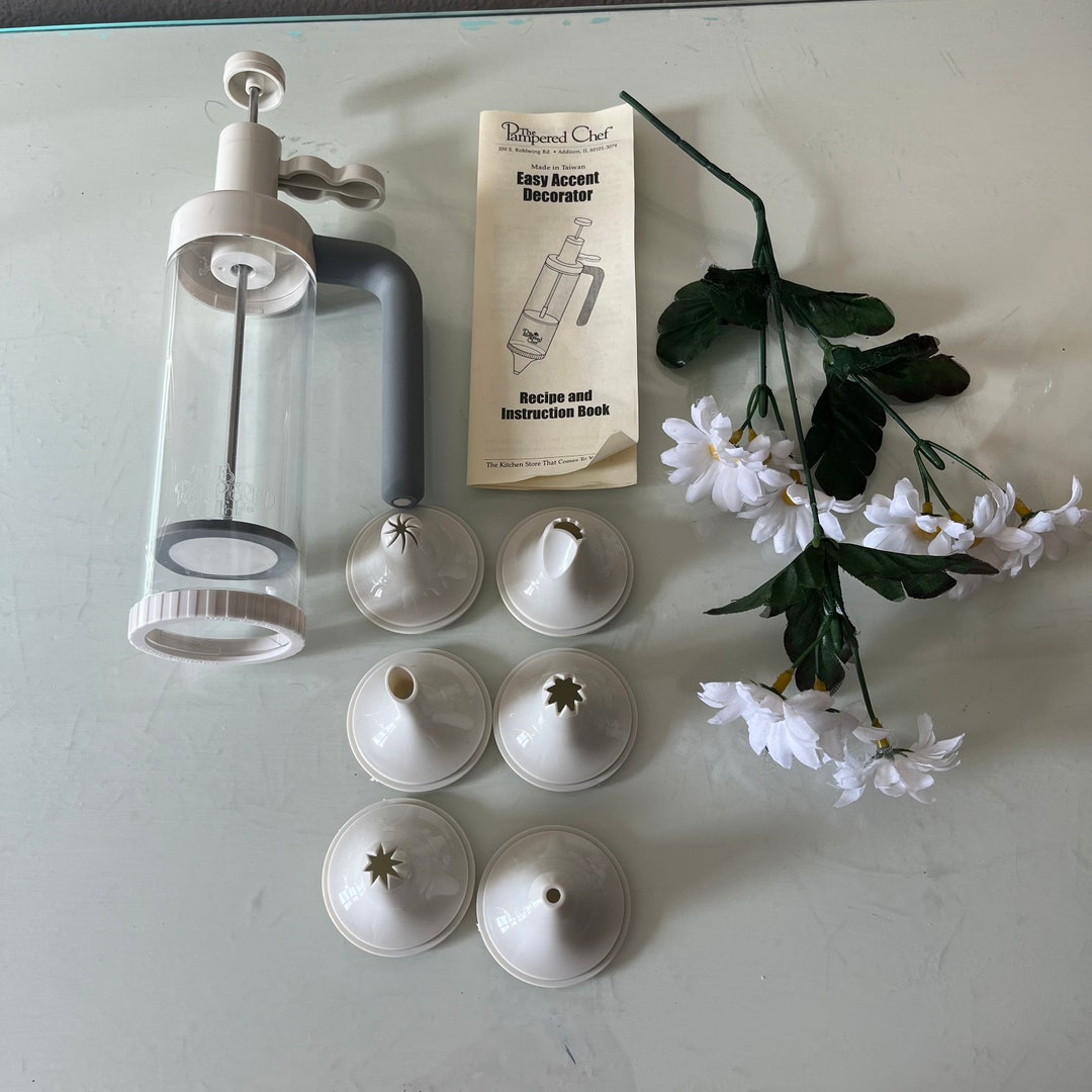 The Pampered Chef Easy Accent and Decorator, Model 1775 / Pampered Chef ...