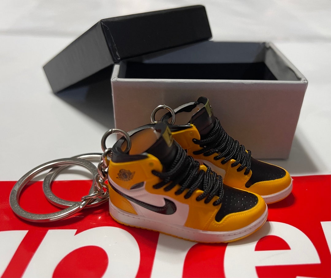 3D AJ1 Reverse Yellow Toe Keychain Pair With Box Cute Gift Hype ...