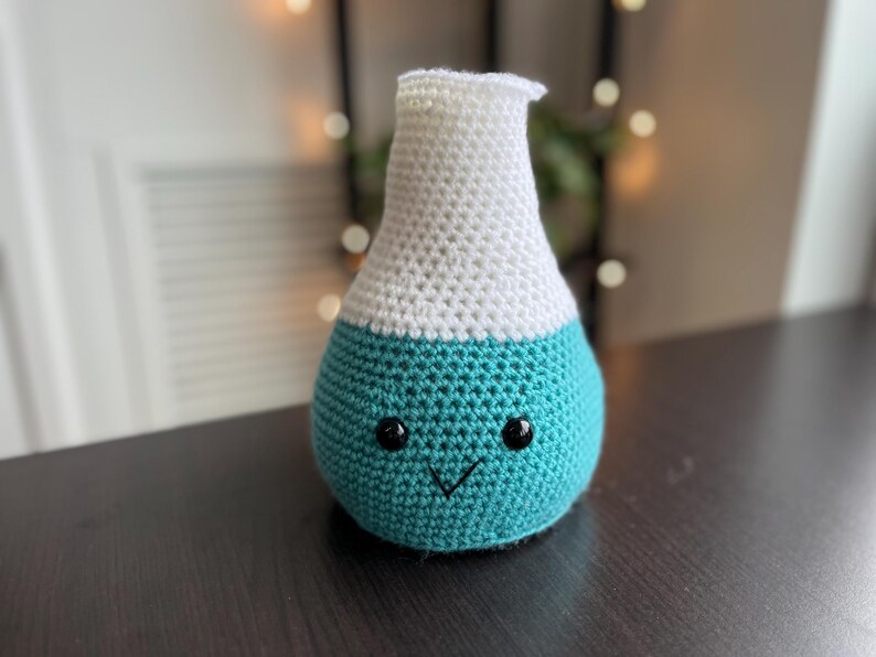 Large Crochet Amigurumi Erlenmeyer Flask | Chemistry | Gift for Science ...