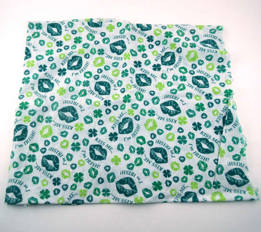 St. Patrick's Day Kiss Me I'm Irish Lips Shamrocks Clovers Cotton ...