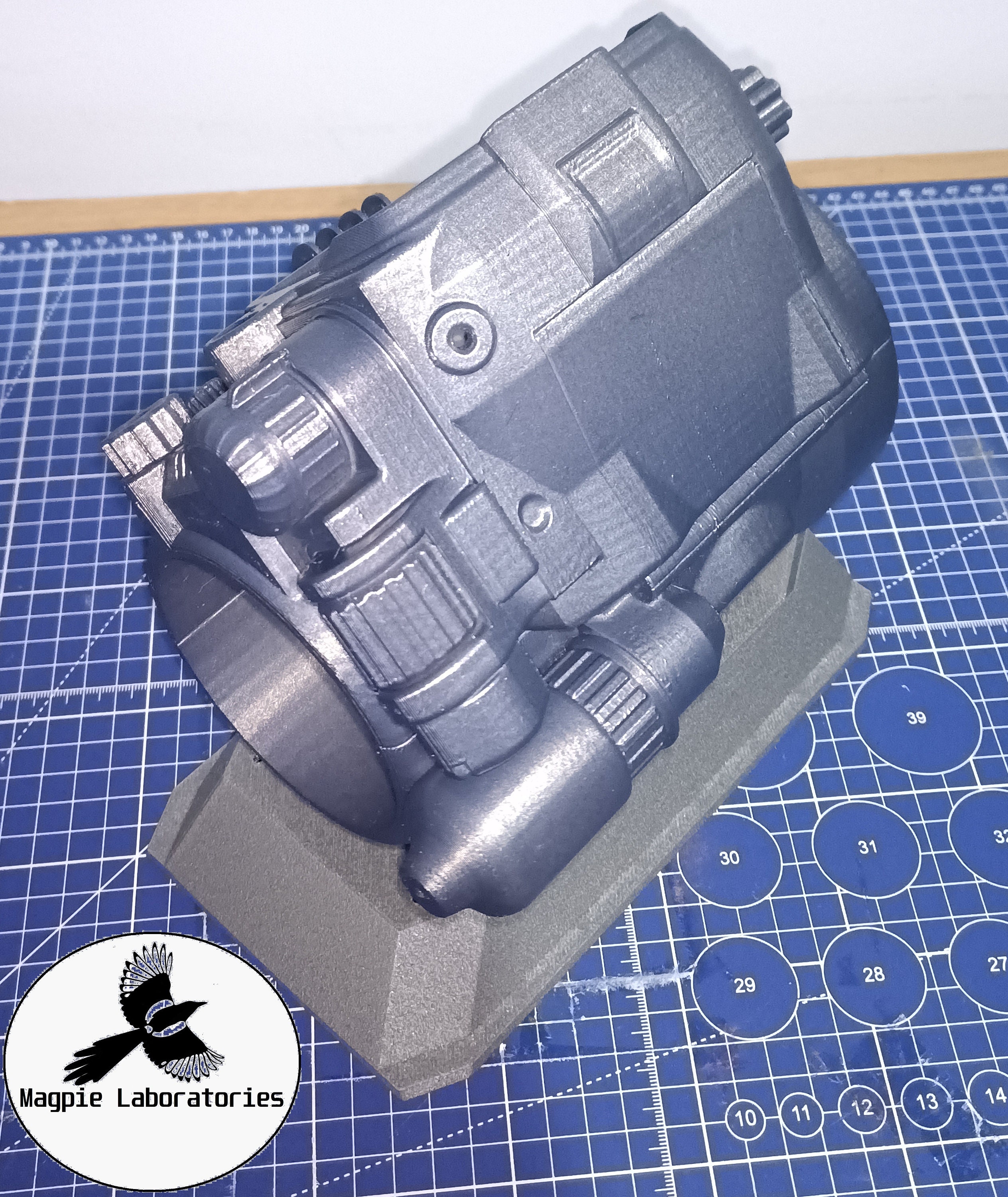 Wearable Fallout Pip Boy 3000 MKIV W/ Stand Prop Replica 3 4 TV Painted ...