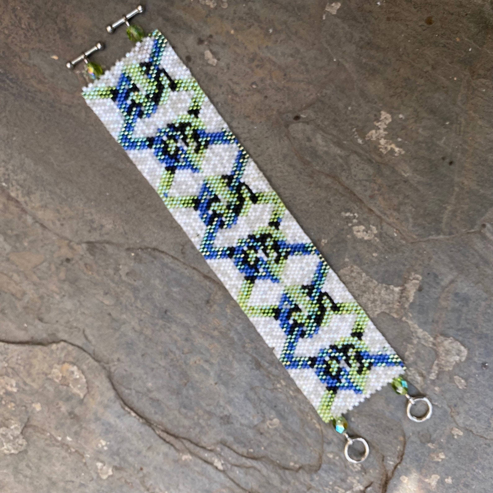 Bead Pattern Celtic Knotwork Hearts - Beaded Bracelet Pattern ...