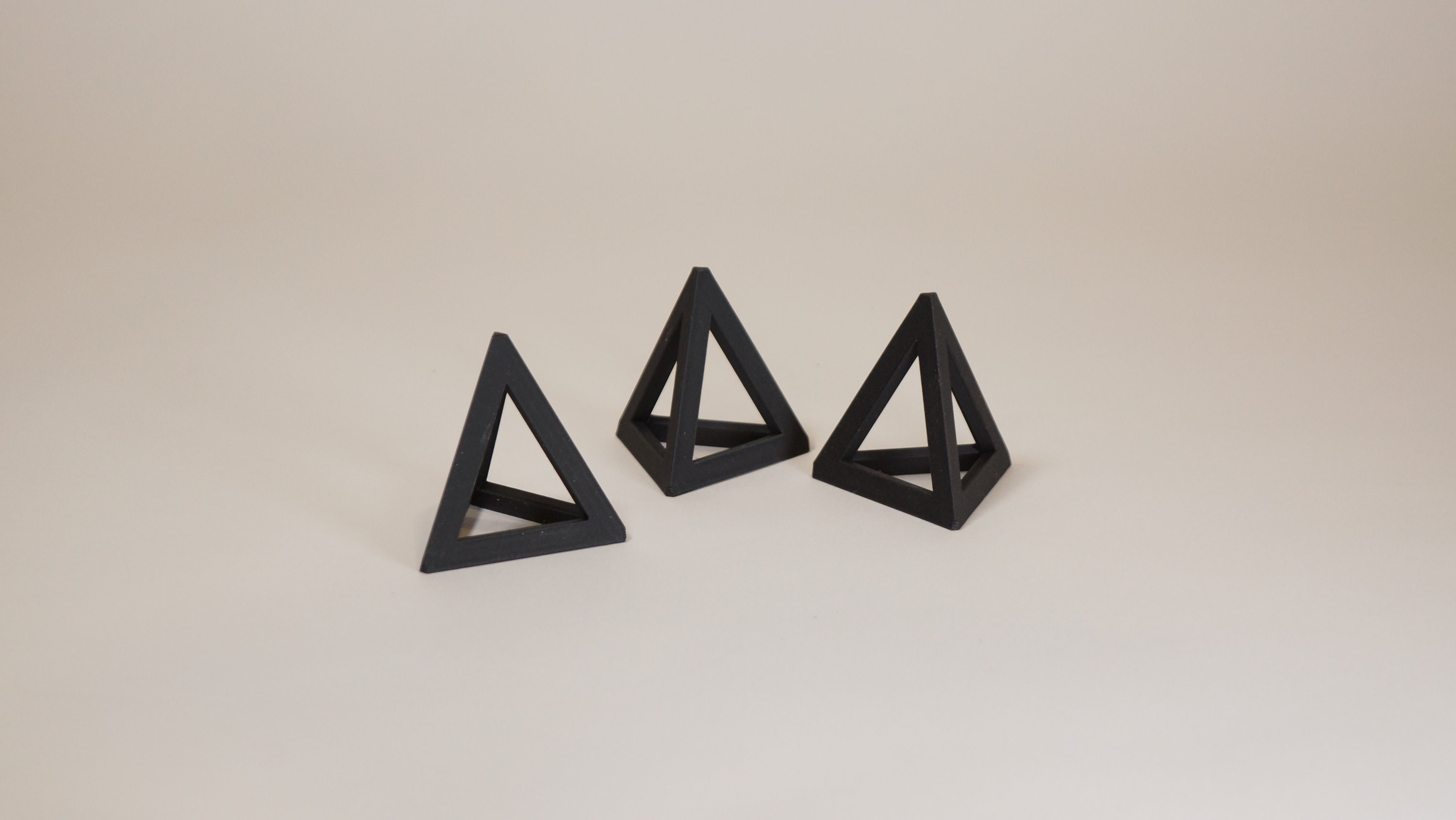 Paint Triangle Pyramid Stand Painting Cone Pads Lifting Strong Blocs 3D ...