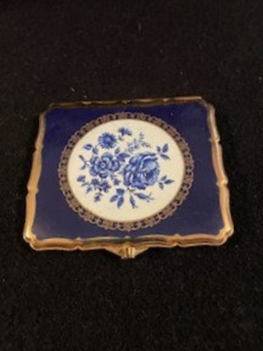 Stratton Made in England Blue Rose Compact Unique Spring Mechanism ...