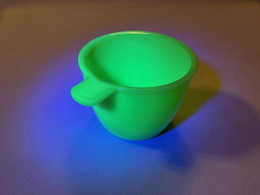 Jadeite Uranium Glass Measuring Cup - Unique Vaseline Glass Measuring ...