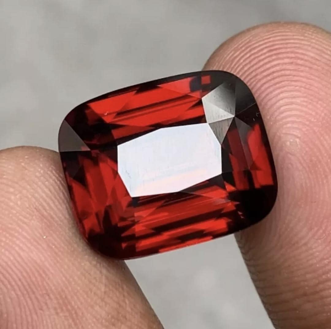 23.88CT Ultrarare Untreated Natural Hyacinth Red Zircon Flawless 16x13 ...