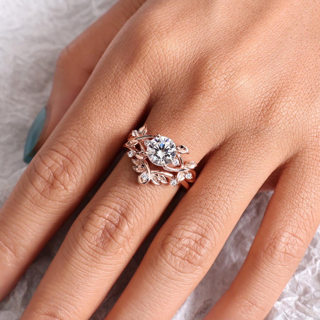 Vintage Leaf Twist Ring Set, Round Moissanite Engagement Ring, Nature ...