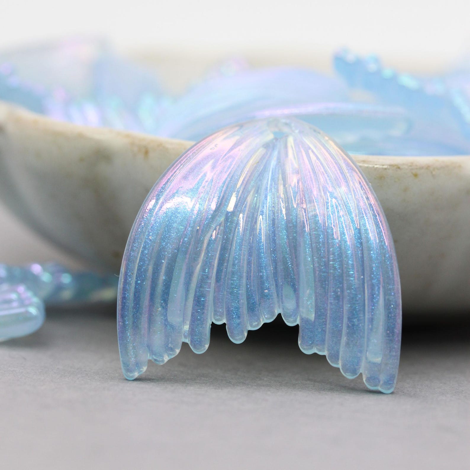 Iridescent Shimmer Mermaid Tail Beads Acrylic Pendant Drops Blue AB ...