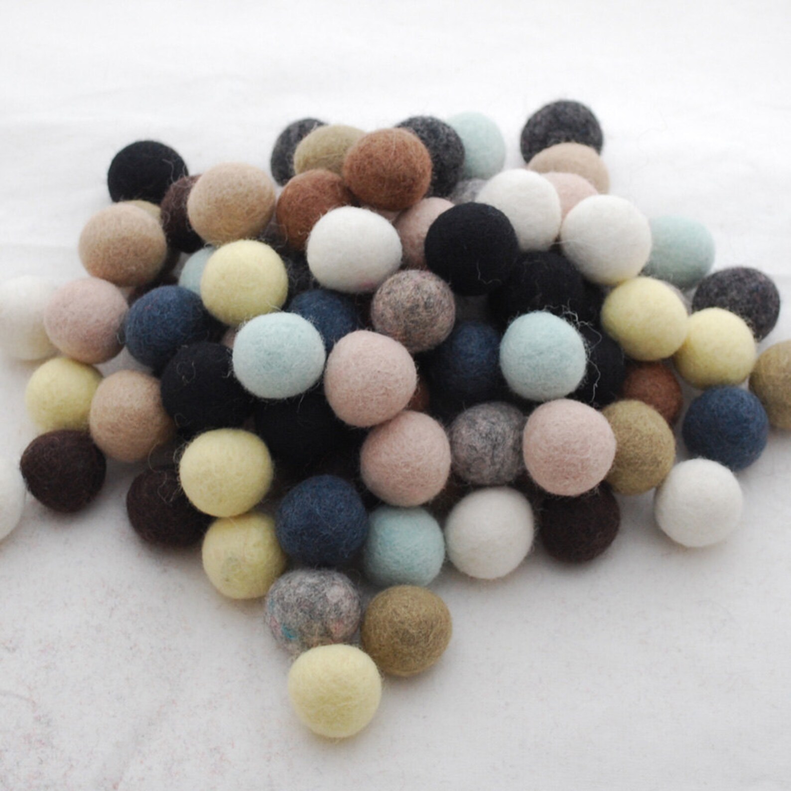2.5cm 100% Wool Felt Balls 100 Count Assorted Neutral - Etsy