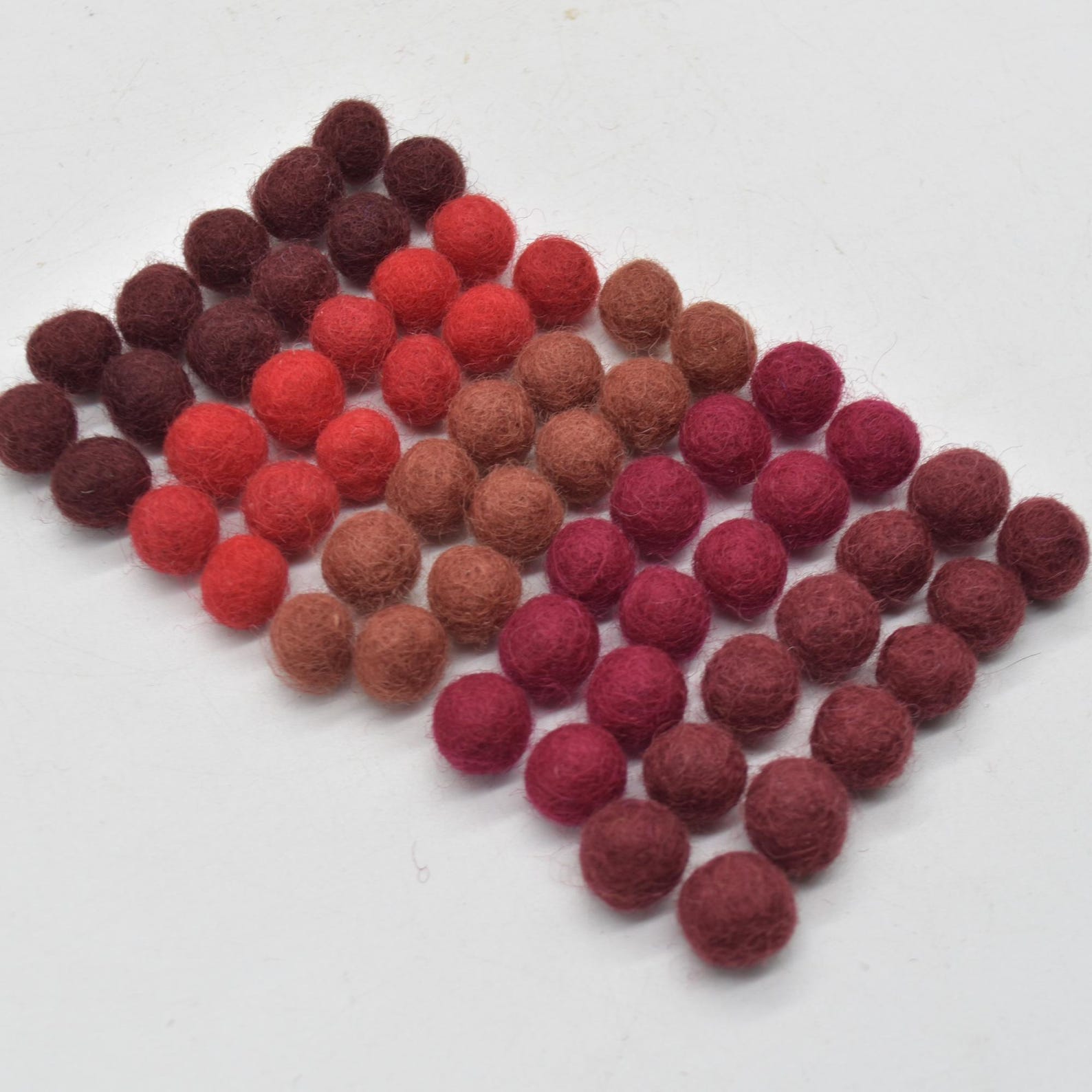 1cm / 10mm - 100% Wool Felt Balls - 100 Count - Assorted Red Color ...
