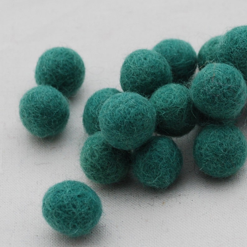 1.5cm Pompones de fieltro Verde Mar Claro Elija entre 25 o - Etsy España