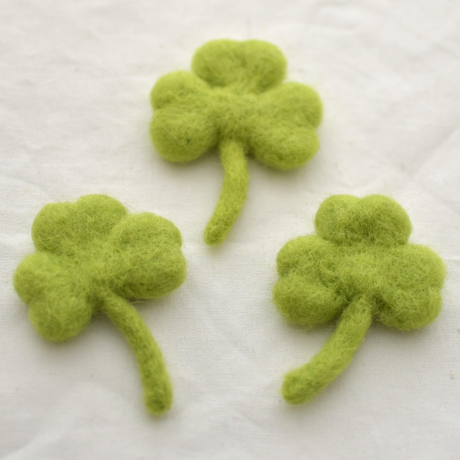100% Wool Felt Shamrock Clover Leaf 6 Colours Available - Etsy