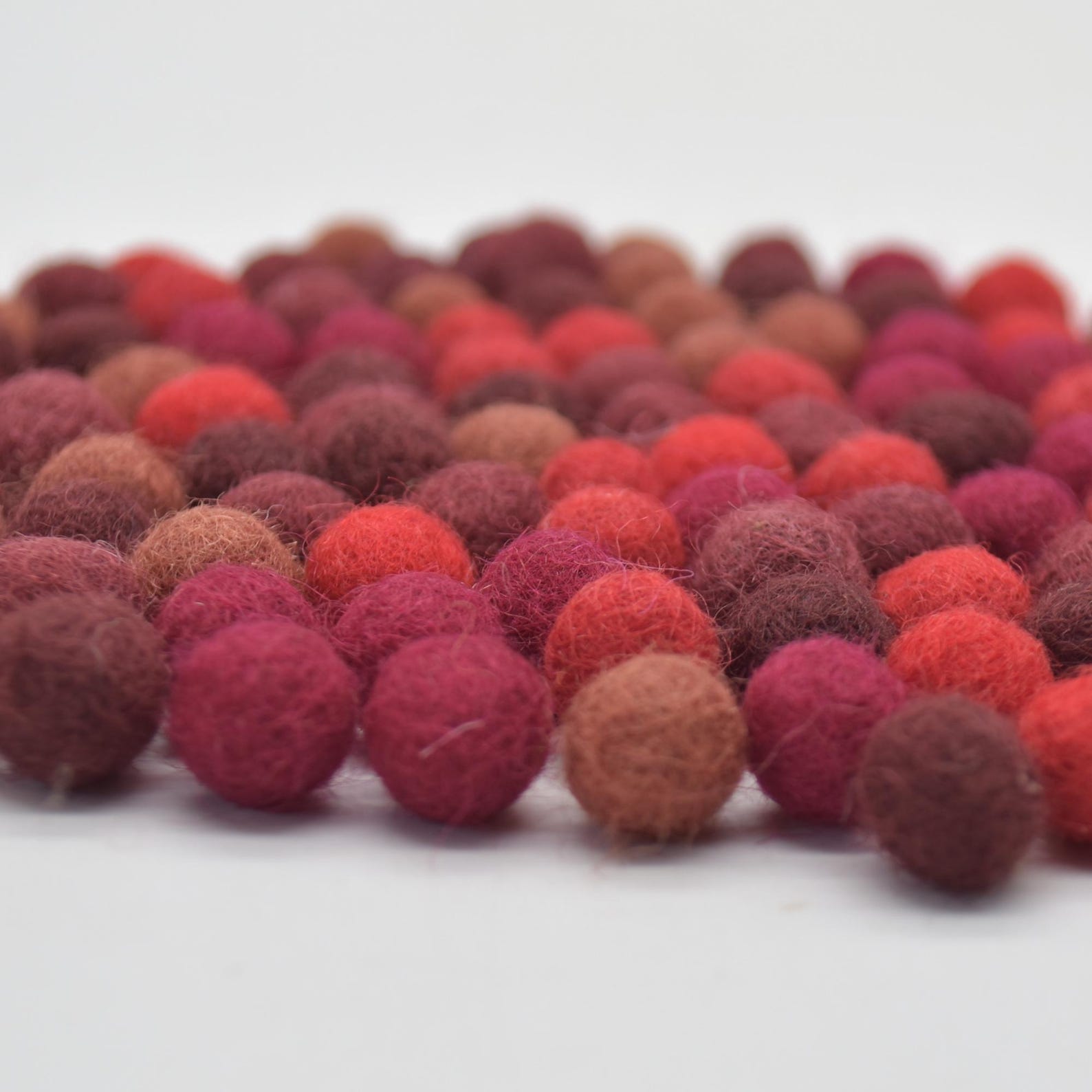 1cm / 10mm - 100% Wool Felt Balls - 100 Count - Assorted Red Color ...