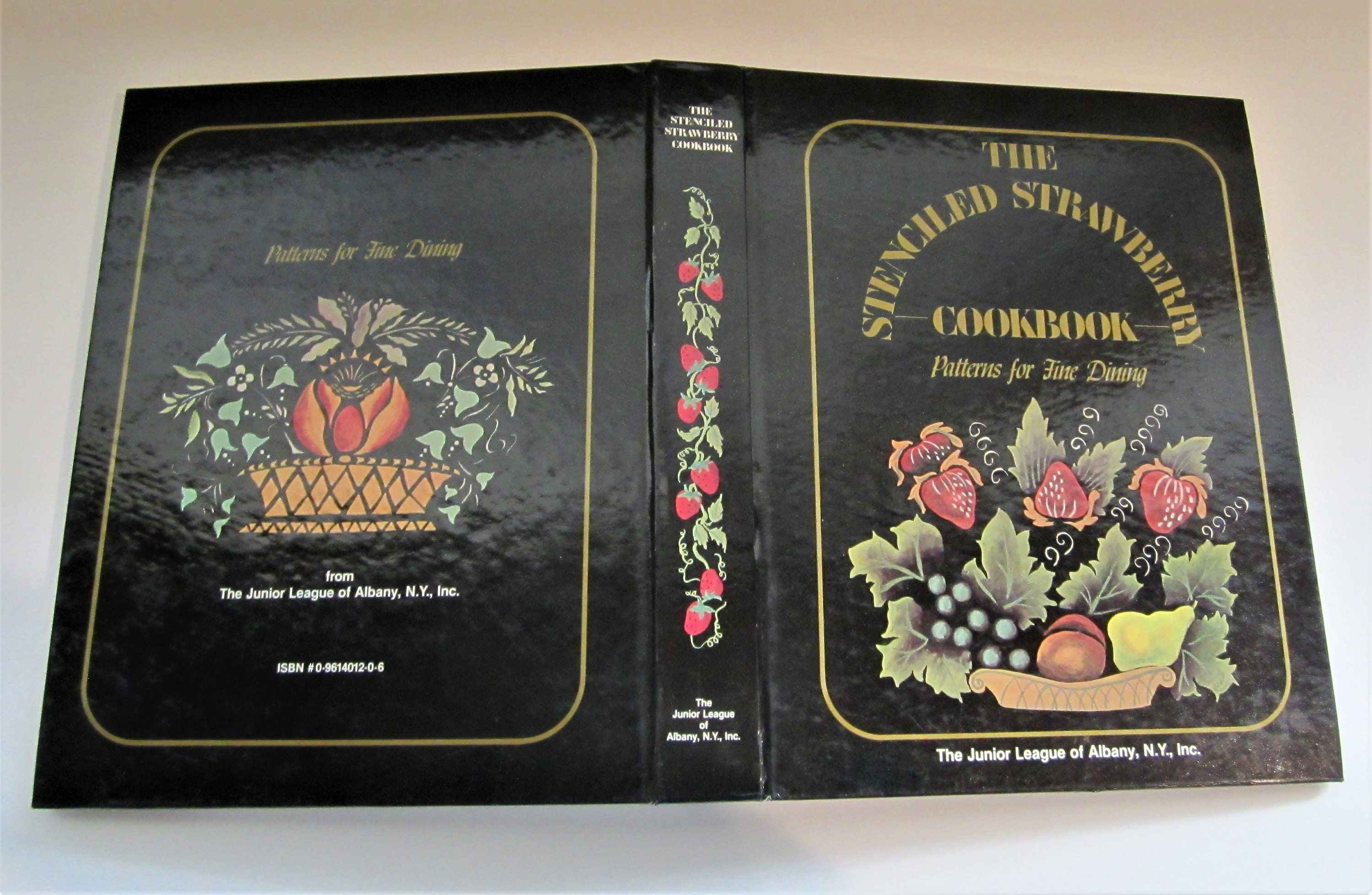 Junior League ALBANY NEW YORK the Stenciled Strawberry Cookbook 3rd ...