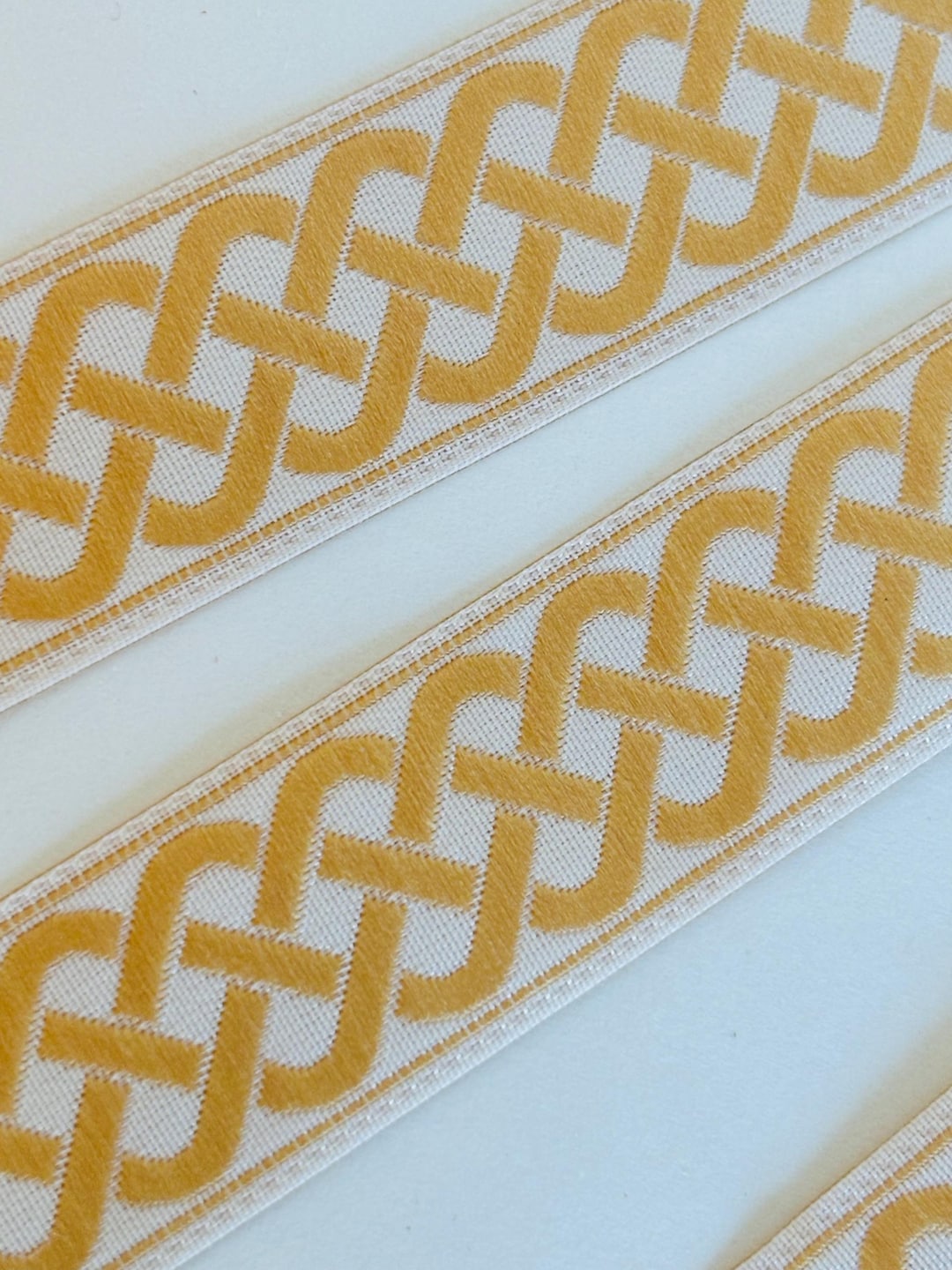 CELTIC RUNNING KNOT Jacquard Trim in Light Beige on Ecru. 3/4 Inch Wide ...