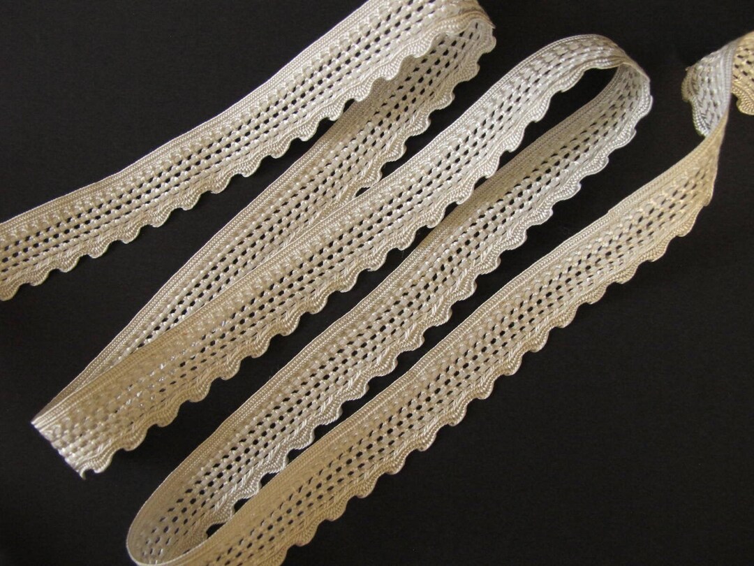 SCALLOP EDGE Vintage Lace Cross Hatch Edge Lace, Creamy off White. Sold ...