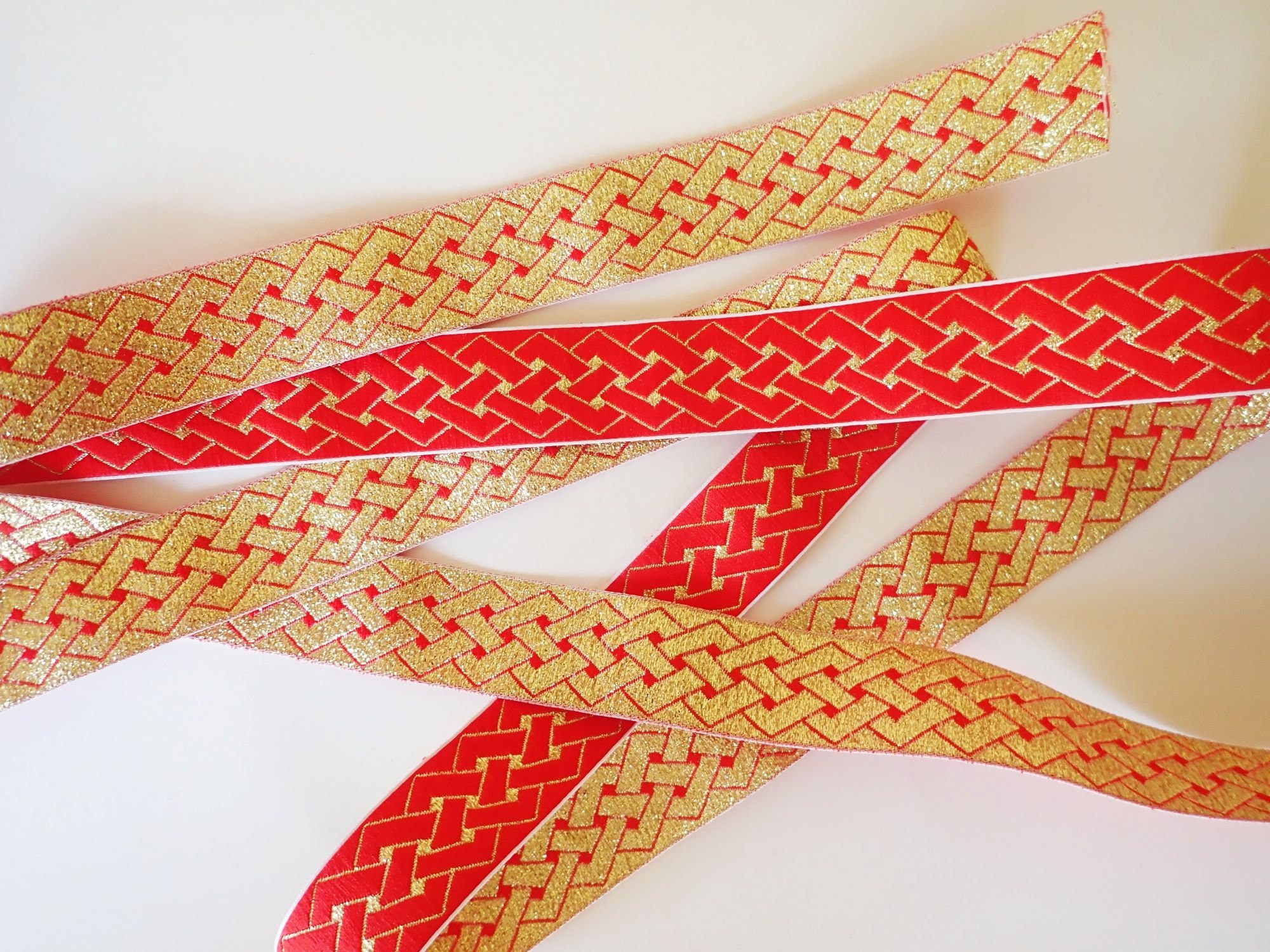 CELTIC KNOT Reversible Angular Knot Jacquard Trim in Gold and | Etsy