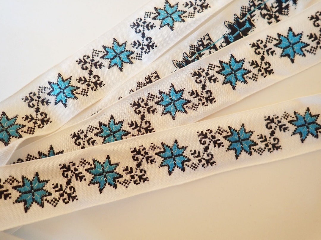 SCANDINAVIAN SNOWFLAKES Jacquard Trim in Blue, Black on White. 1 1/4 ...