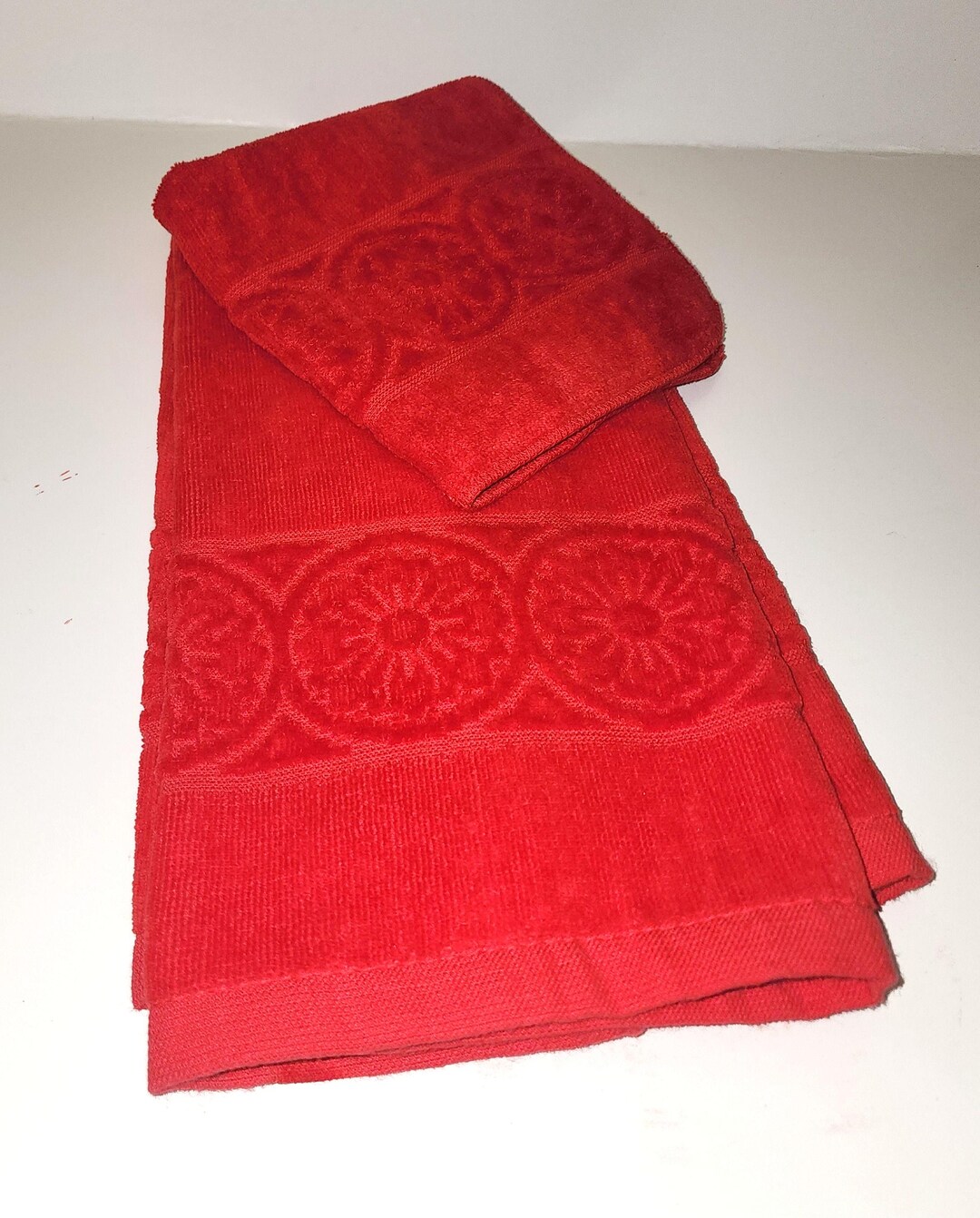 Vintage Red Hand Towel and Washcloth Set - Etsy