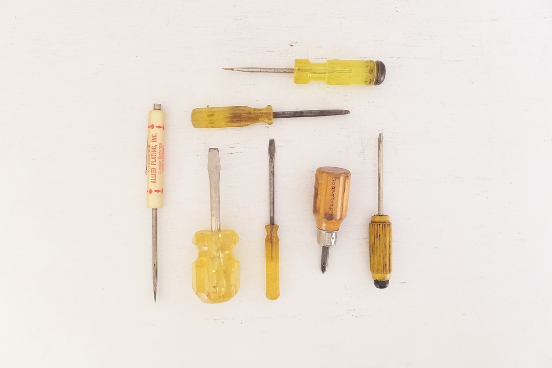 Lot of Screwdrivers Yellow Screwdriver Small Screwdriver Industrial ...