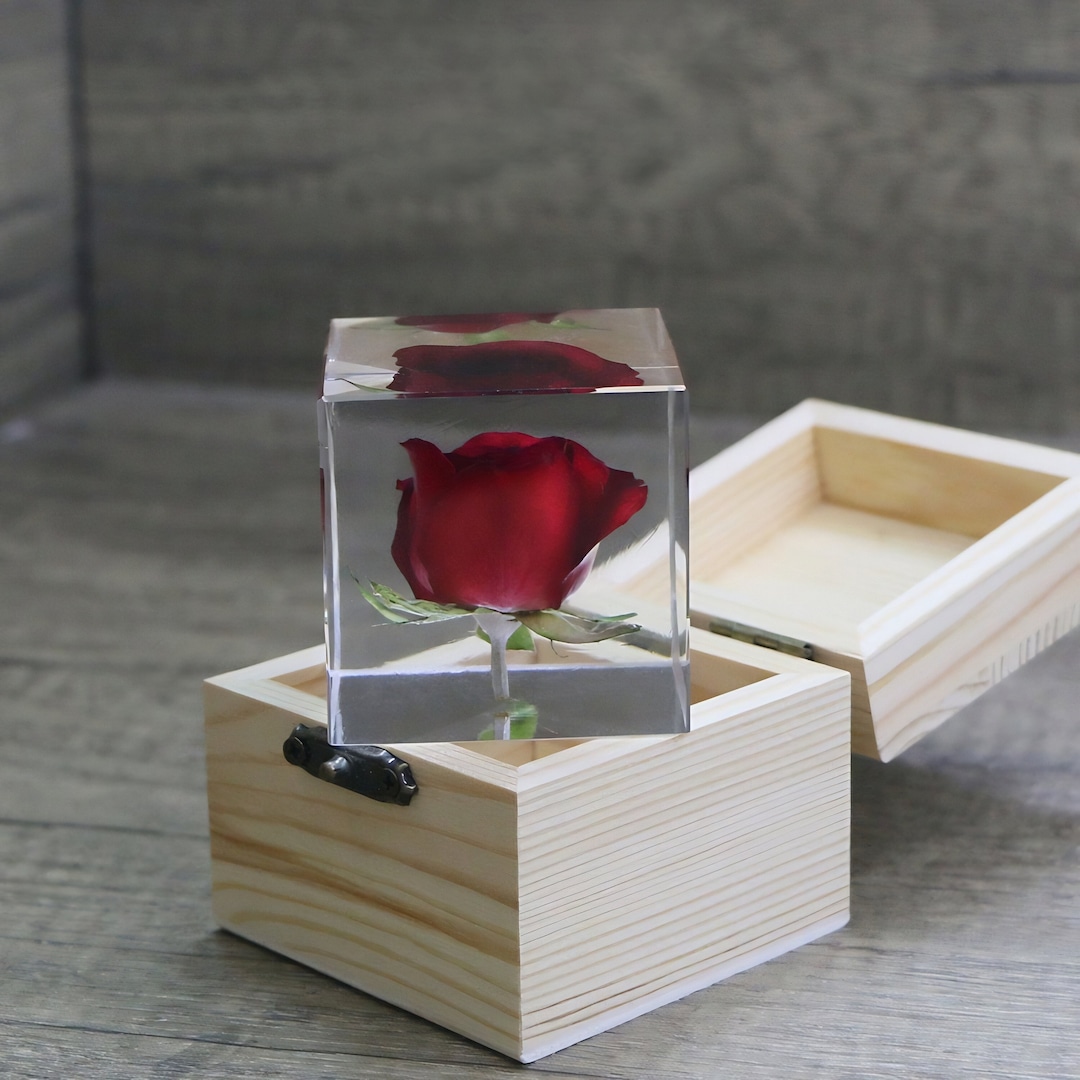 Red Rose Flower Epoxy Resin Cube - Roses Meaningful Girlfriend Home ...