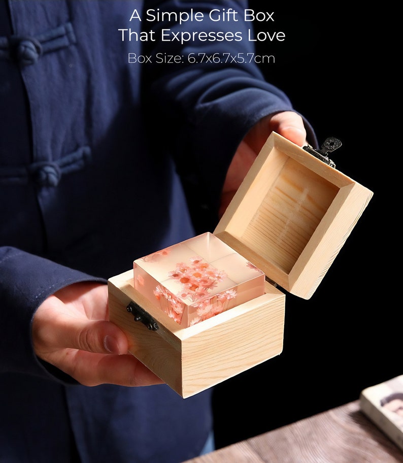 Red Daisy Flower Epoxy Resin Cube - Meaningful Girlfriend Home Decor ...