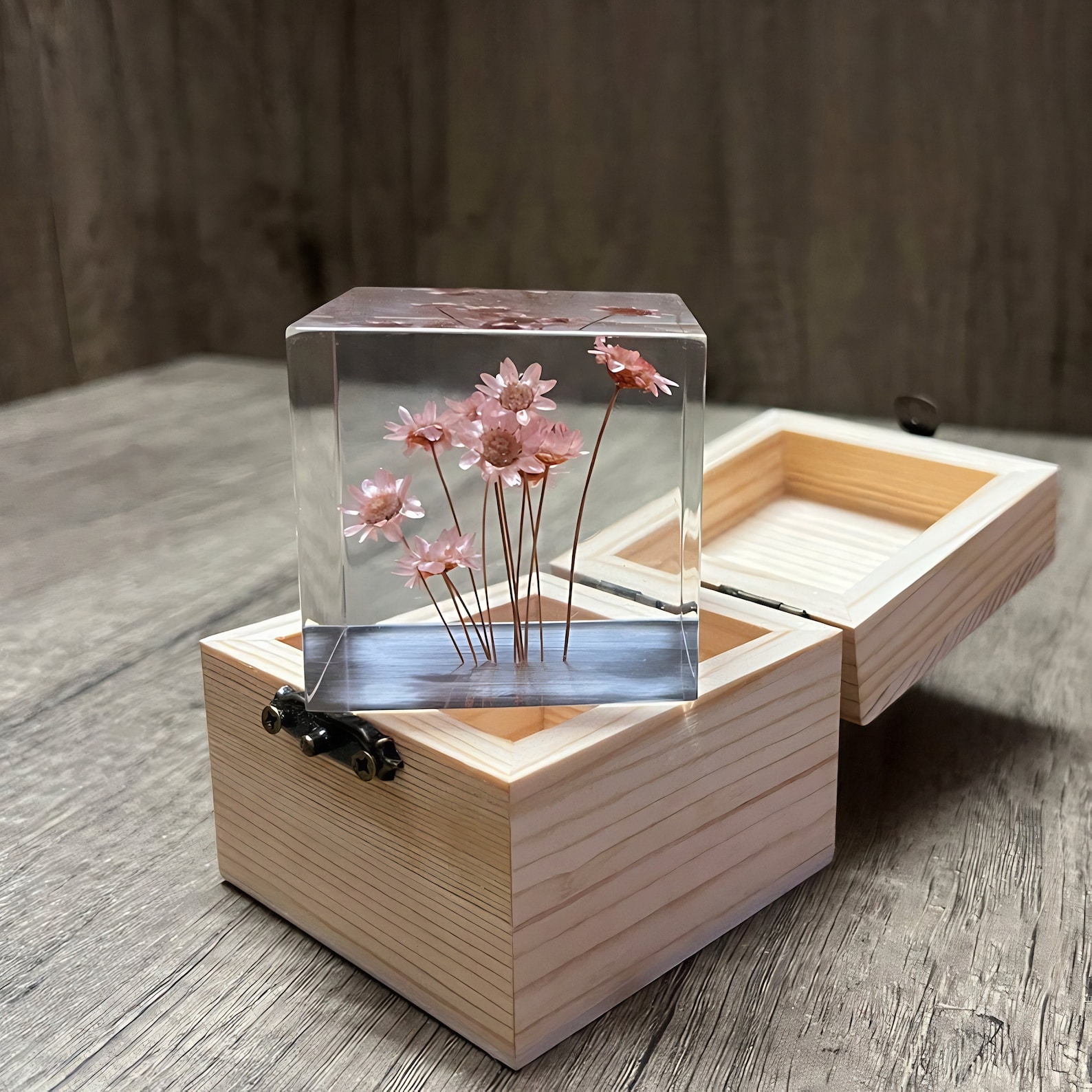 Red Daisy Flower Epoxy Resin Cube - Meaningful Girlfriend Home Decor ...