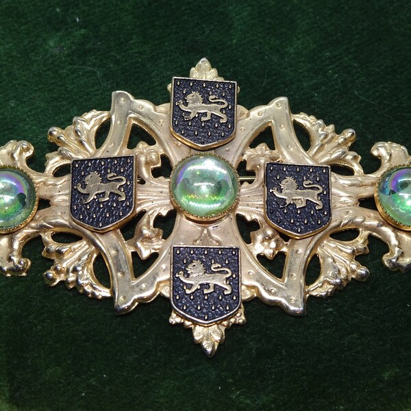 Lion Crest Brooch - Etsy