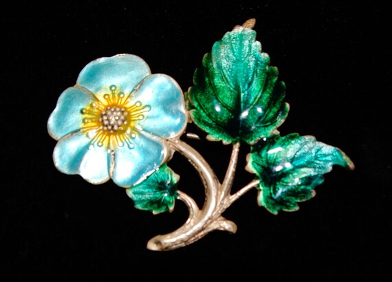 Vintage Blue Enamel Flower Pin, Baby Blue, Dainty Flo… - Gem