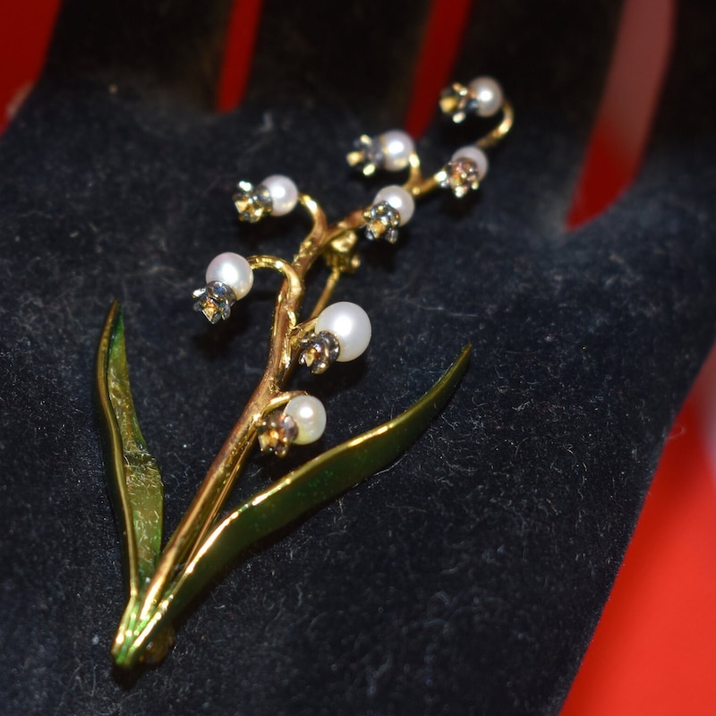 Mma Brooch - Etsy