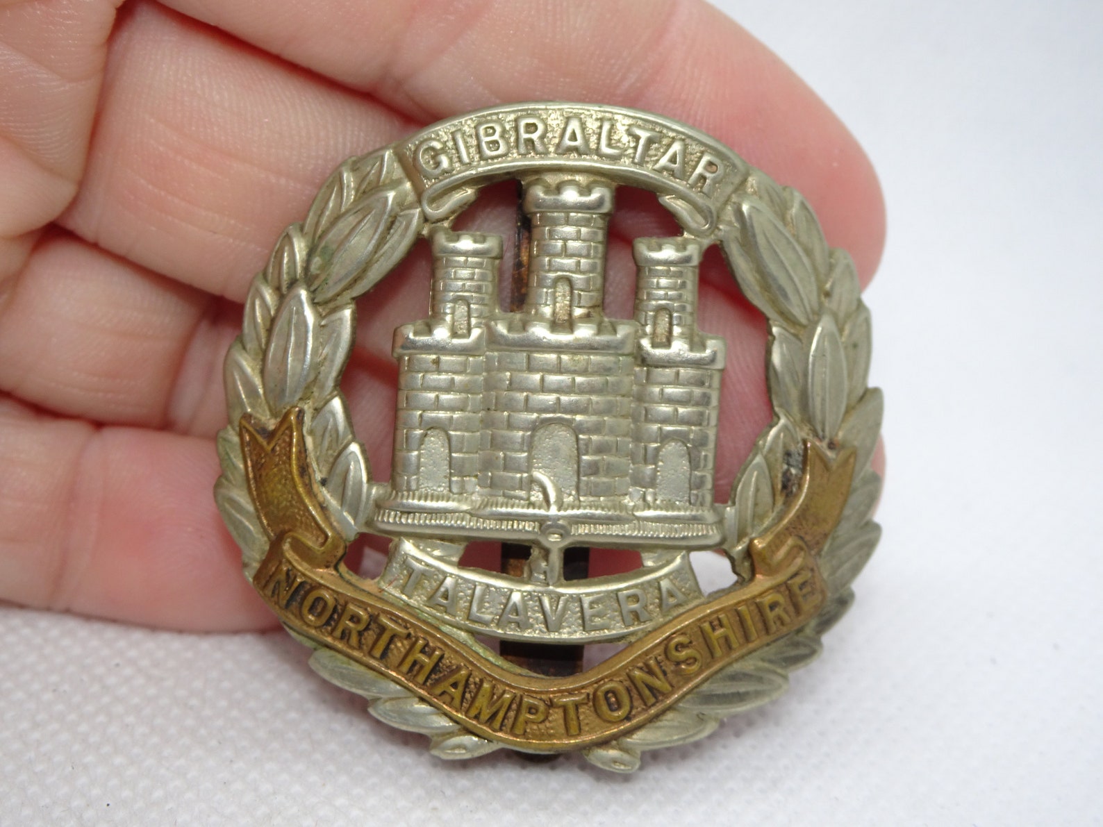 Gibraltar cap badge Gibraltar Northamptonshire - Etsy.de