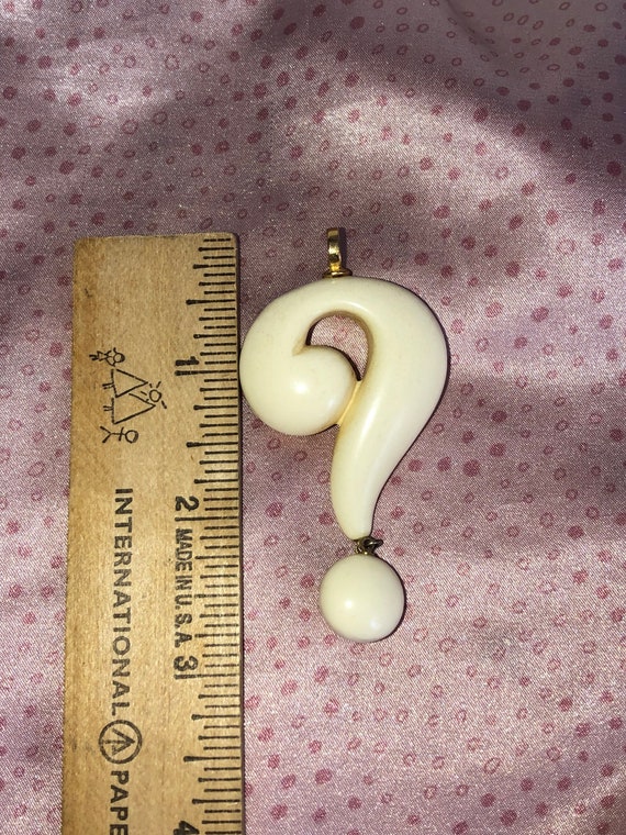 Vintage Crown Trifari Question Mark Lucite Cream Lar… - Gem