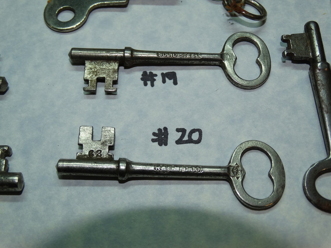 Vintage Keys Skeleton Jail Keys Handcuff Keys Rusty Keys - Etsy