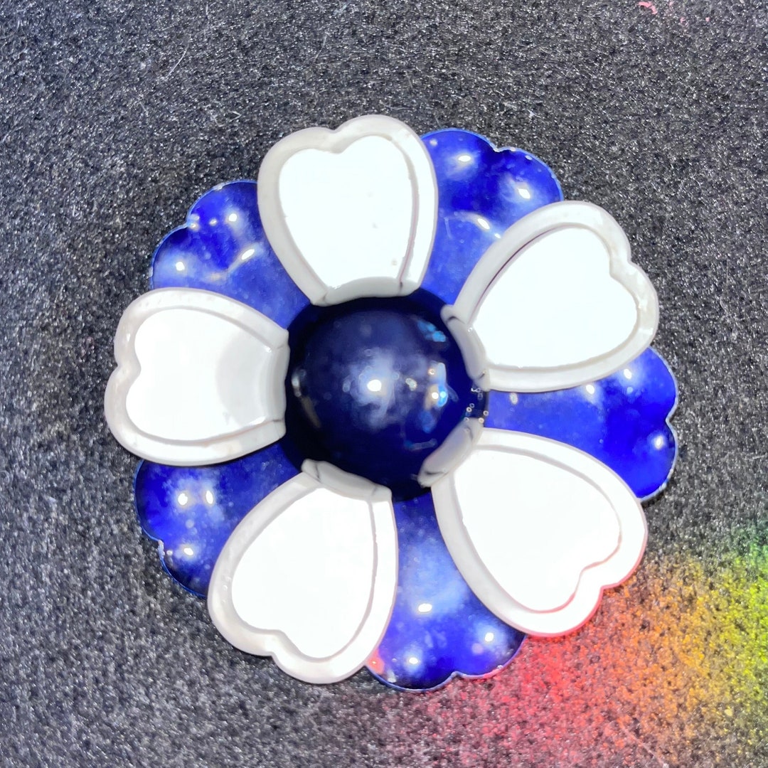 Vintage Blue & White Flower Pin, Flower Brooch, Enamel Flower Power ...