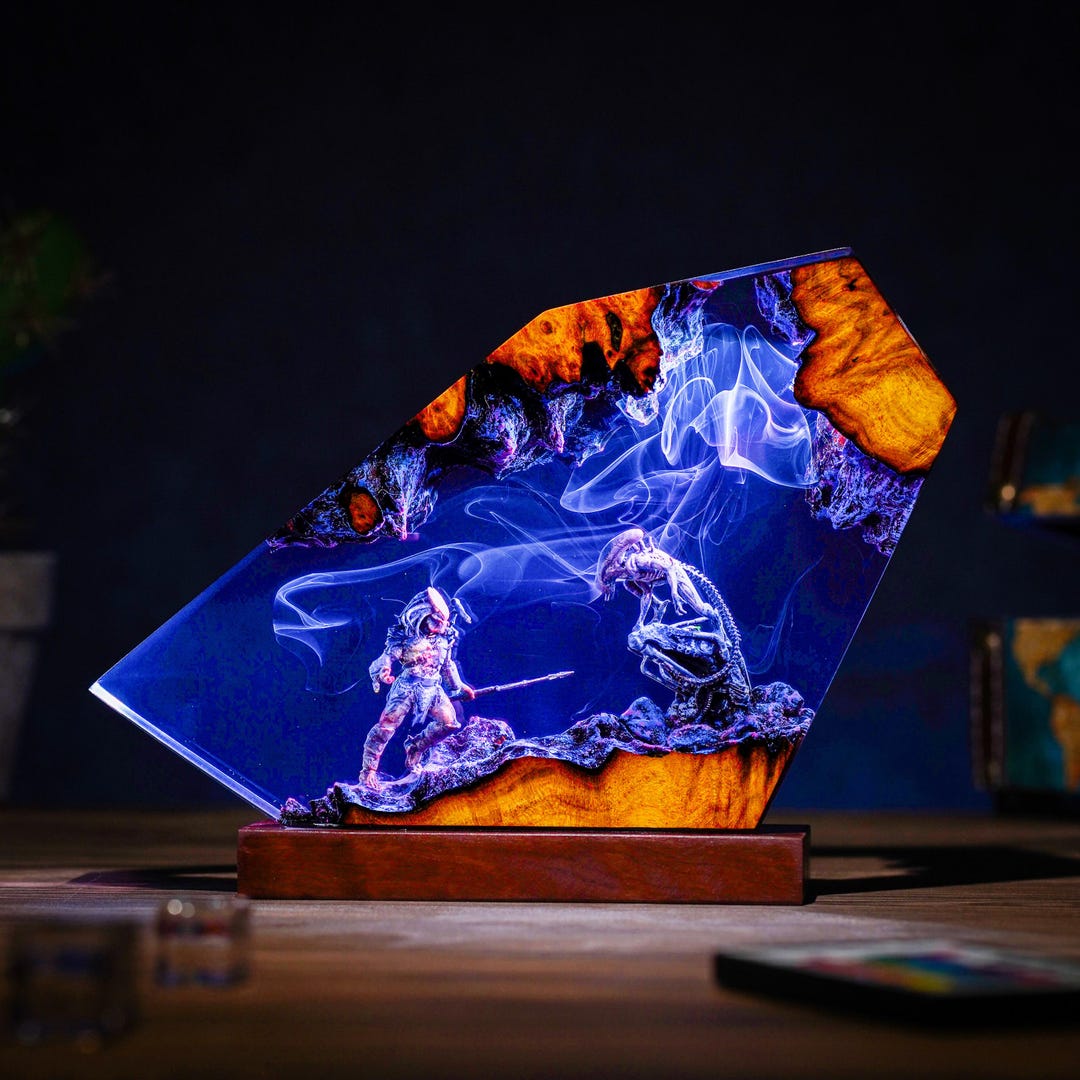 Predator Vs Xenomorph Resin Lamp, Alien Space Monster Light, Handmade ...