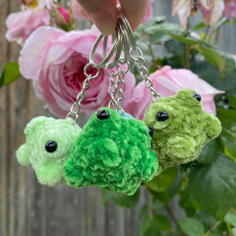 Crochet Frog Keychain - Etsy