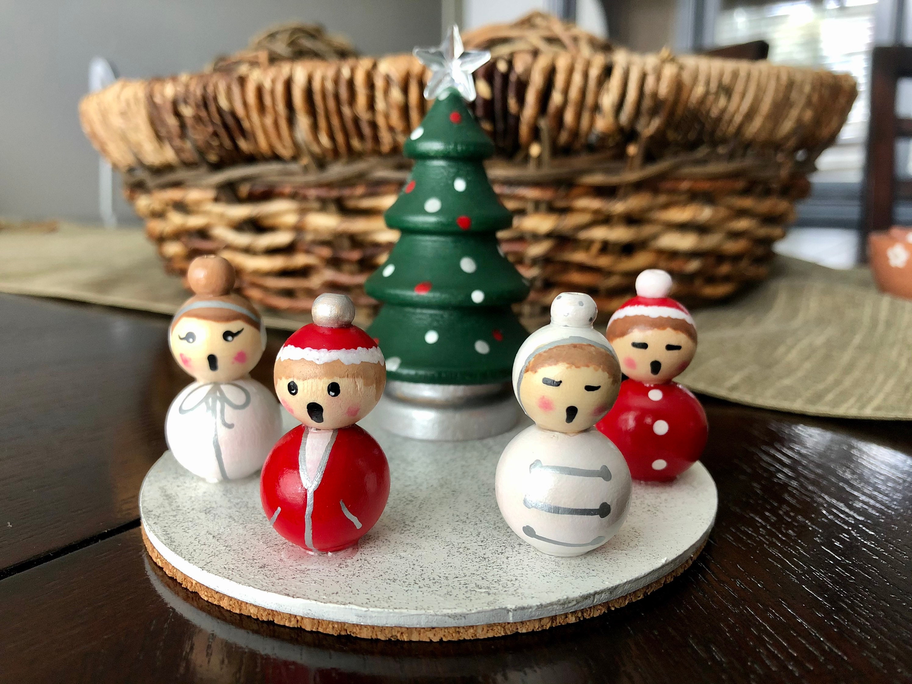 Christmas Carolers With Tree Scene, Red - Etsy